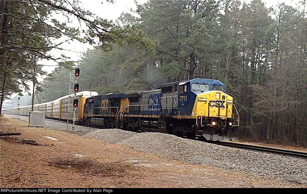 CSX C40-8 7711 and ES40DC 5235